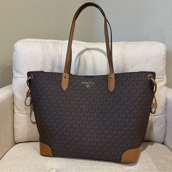 MICHAEL Michael Kors | Bags | Mk Michael Kors Edith Large Logo Saffiano ...